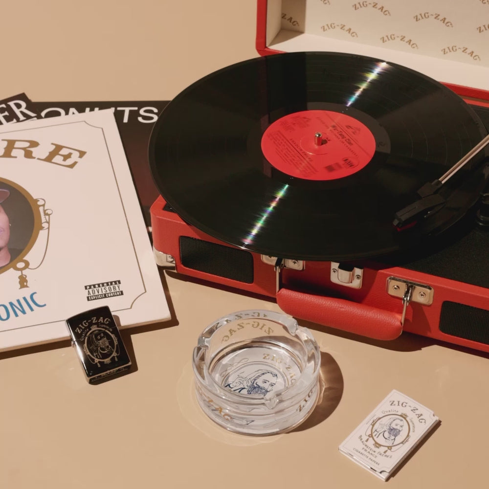 Zig-Zag Record Player